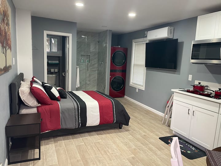 Petite Maison - Houston, TX