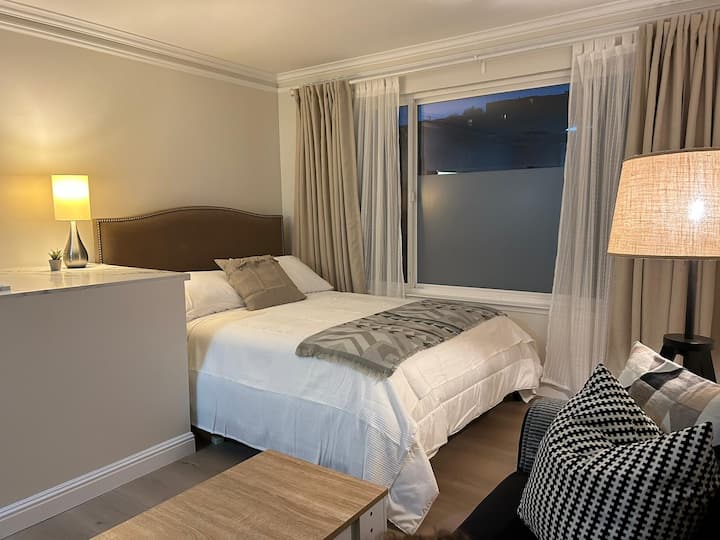 Private Studio With Kitchenette & Easy Parking - San Francisco, CA