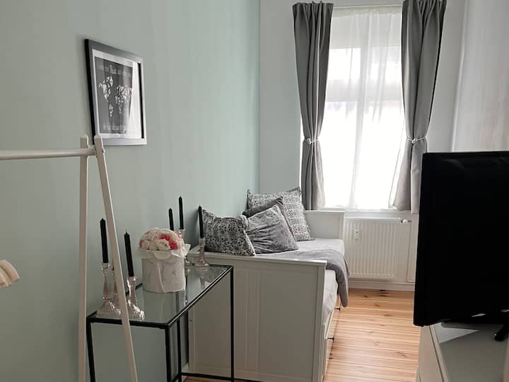 Cozy Room In Friedrichshain - Berlín