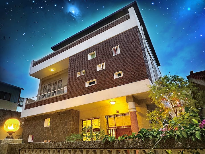 Langxiang Bungalow, Anping B&b, Tainan. Private Wing For 2-14 People. The Number Of Rooms Is Based On The Number Of Guests In The Booking. - Tainan City