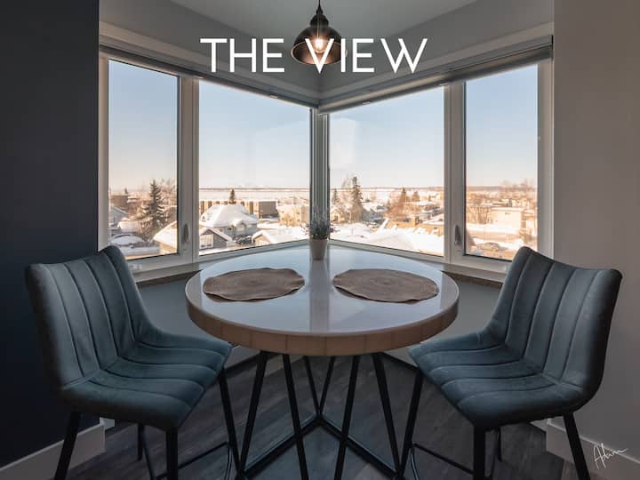 Wolf's Downtown Den With Parking - Anchorage, AK