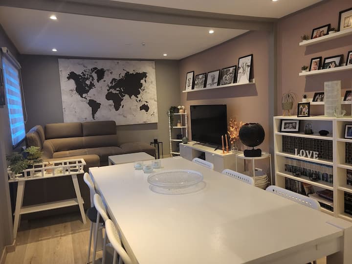 Cozy Apartment, Downtown Keflavík - İzlanda