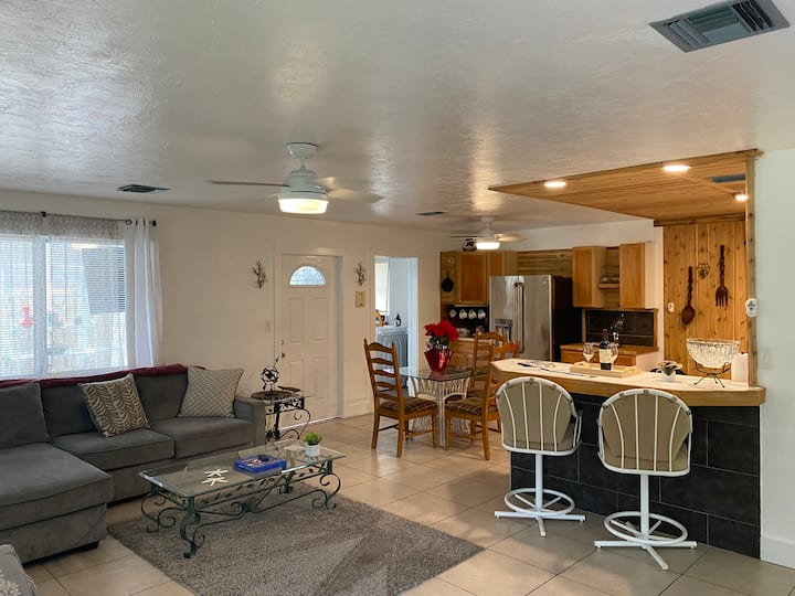 Close To Down Town And Tin City - ネープルズ, FL