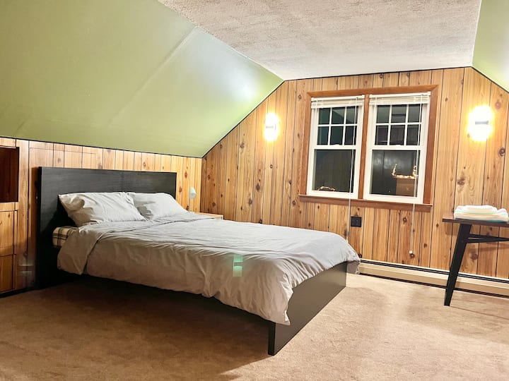 Cozy & Peaceful - Londonderry, NH
