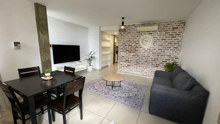 Ab’s Wild Olive Apartment - Windhoek