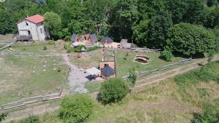 Domaine Atypique 16-18 Personnes - Puy-de-Dôme