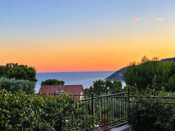 Lovely Apartment In Villa: Garden & Panoramic View - Andora