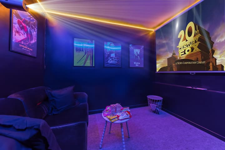 Cinéhouse. Proche Paris. 5 Personnes. Cinéma Privé - Bobigny
