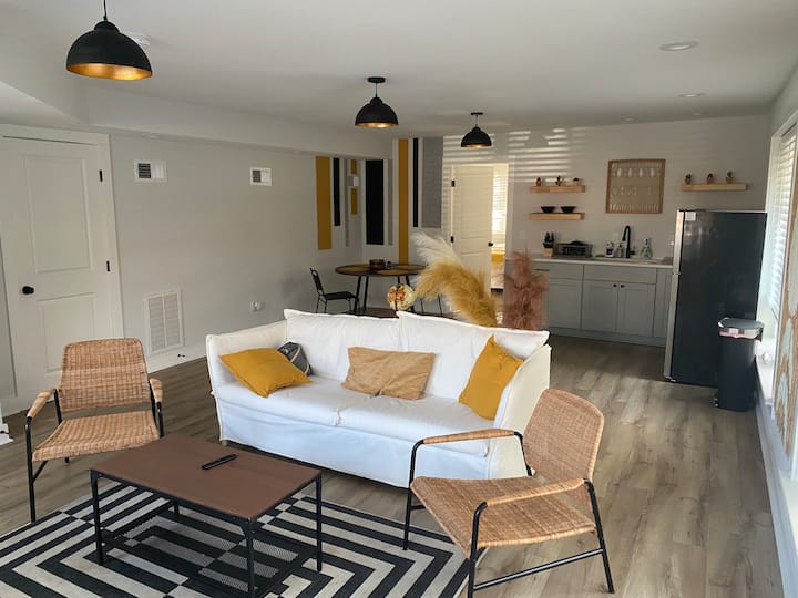 Luxury Guest Suite In High Point - High Point, NC