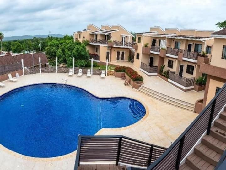 Poolside 2bed 2.5 Bath, 2 Floor, Wi-fi , Cable, Ac - Negril