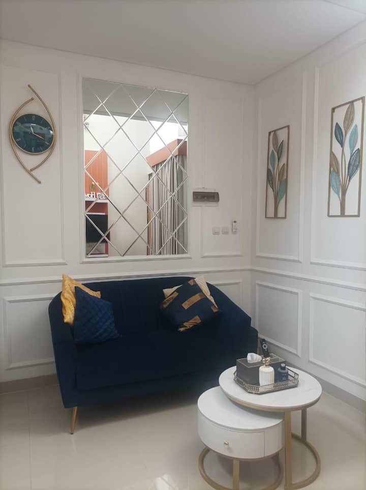 Cozy House With Garden In Sentul - Bogor