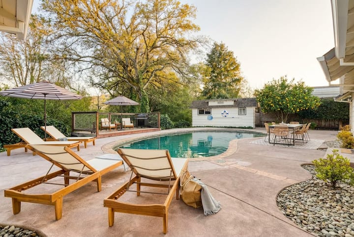 Spacious 5 Br 3ba Pool Ev Charger Group Getaway - Santa Rosa, CA