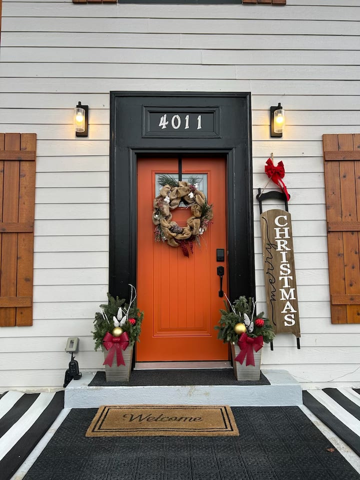 Entire House In Westfield
10 Beds 6 Bedrooms - Zionsville, IN