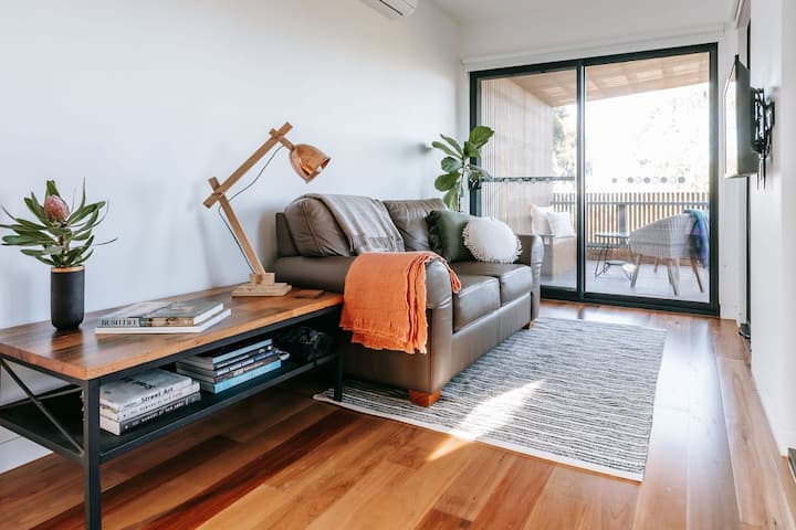 Cosy Converted Container, Walking Distance To Town - Gippsland