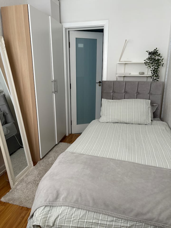 Cosy En-suite Solo Traveller Room– 450m To Town - Westport