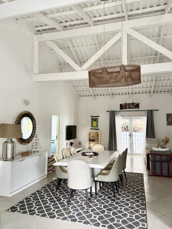 3 Bed Beach House With Pool - Mozambique