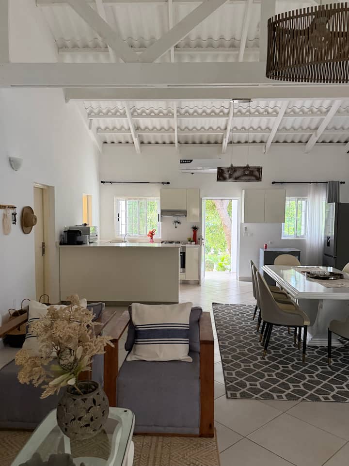Luxury Beach House W/pool-walk To Ocean*3 En-suits - Mozambique