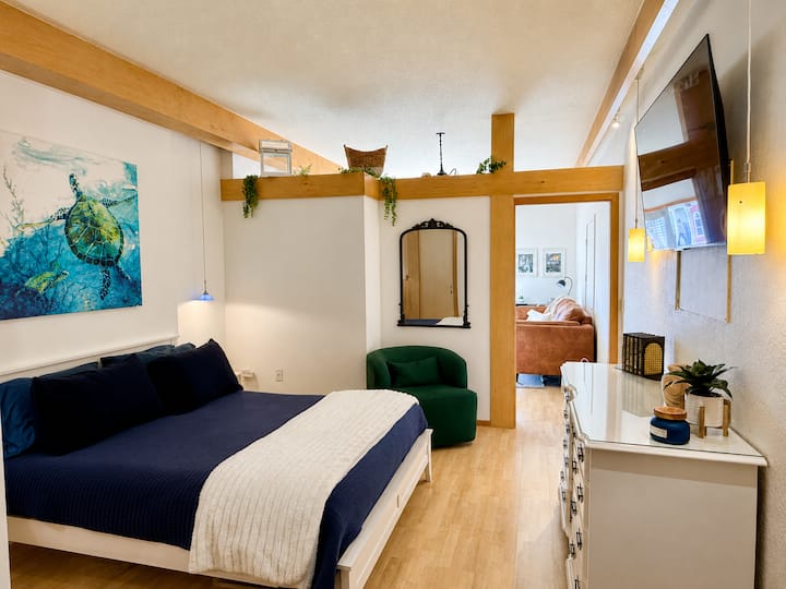 Top-floor European Village Retreat Near Beach - Palm Coast, FL