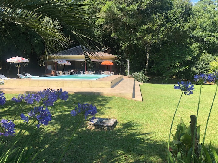 Chácara Com Piscina. - Dois Irmãos