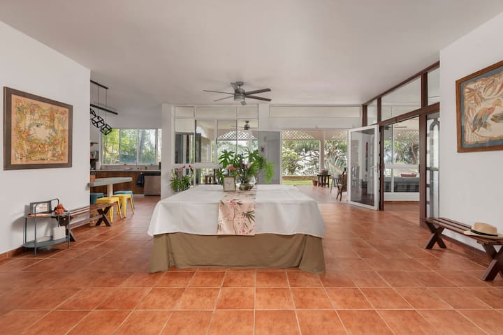 Spectacular Beachfront House - Panama