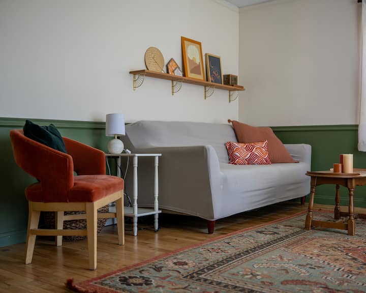 Maggie’s Cozy Cottage For Working Professionals - United States