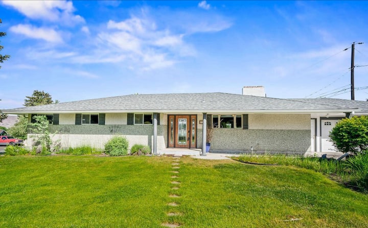 Yakima Pool House - Yakima, WA