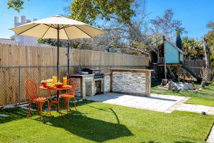 Family Coastal Home W/ Ev Charger & Fenced Yard - Holiday, FL