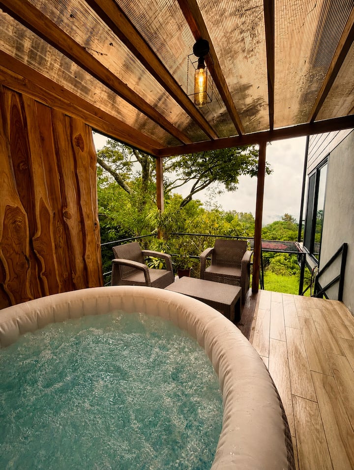 Delux Manvama · Private Jacuzzi Escape - Monteverde
