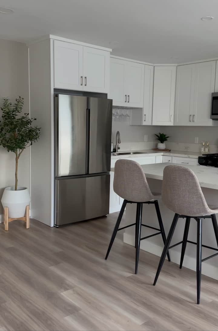 Cozy Modern Rm In West Hollywood - West Hollywood, CA