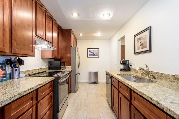 Cond-oasis In Daly City - San Bruno, CA