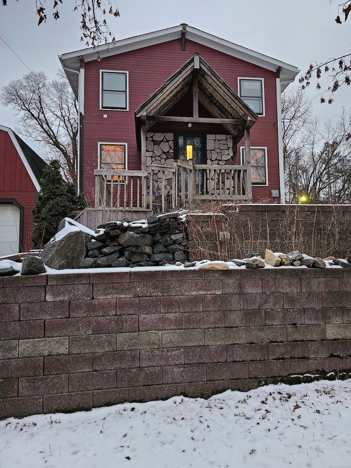 Jacuzzi Suite With Private Bathroom 65" Tv ! - Saint Paul, MN