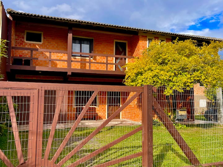 Amplo Sobrado Vista P Lagoa 3 Suítes 5 Dormitórios - Tramandaí