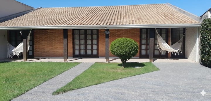 Casa Há Duas Quadras Da Praia (Temporada/feriados) - Guaratuba