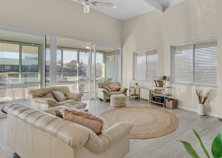 Beach Road Retreat - Bunbury