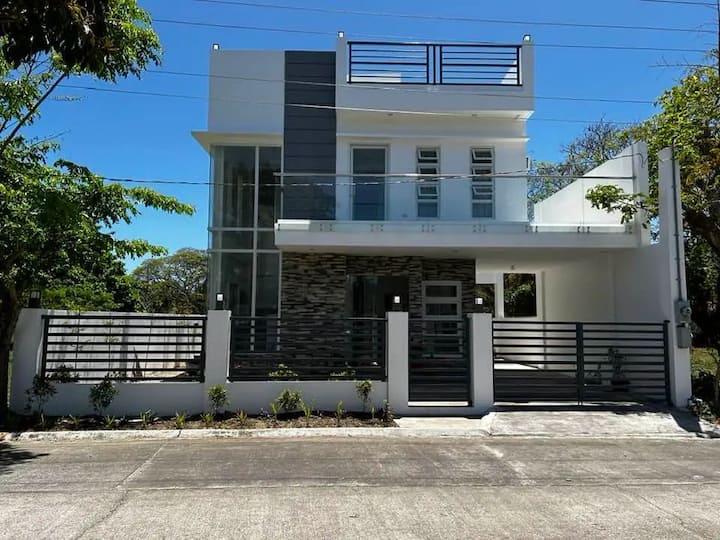 Holyweek Beach Escapes/sleeps 15/8 Mins To Beach W - Laiya