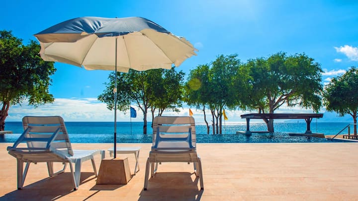 5 Bedroom House With Private Pool, Beach Access - Laiya