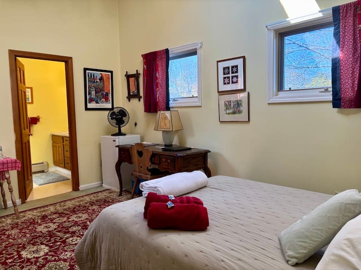 Cozy Studio Apartment - Stowe, VT