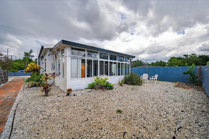 *1der Stays* #3
City Nest! - Tampa