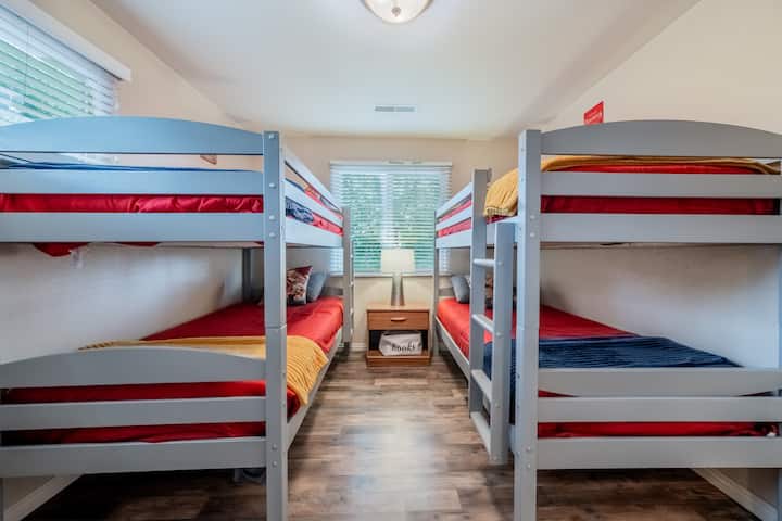 Kanab’s Red Rock Adventure Stop. - Kanab, UT