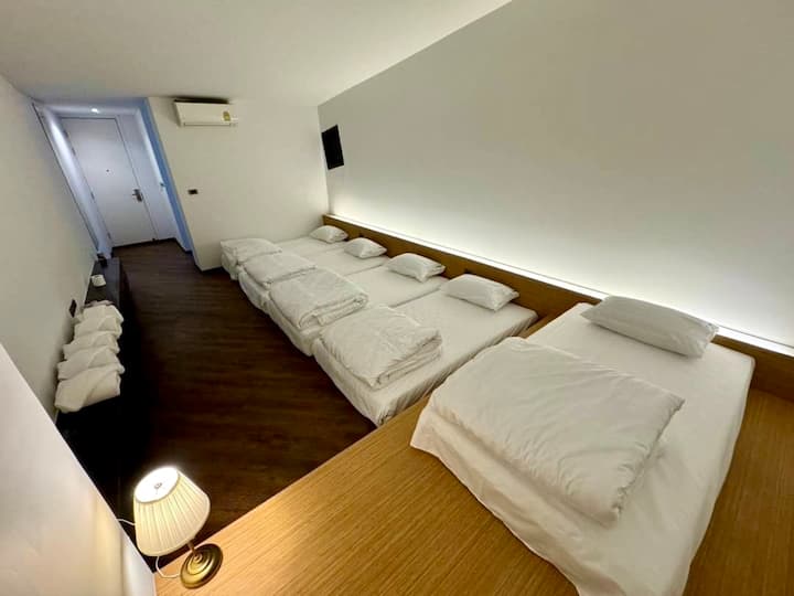 One More Space
At Wua Lai Road
#5 Beds - Chiang Mai, Thailand