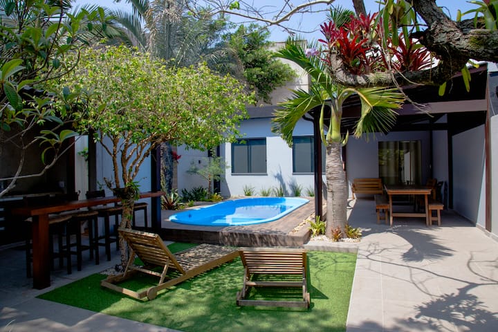Casa Itacoatiara 4 Quartos Com Piscina - Niterói