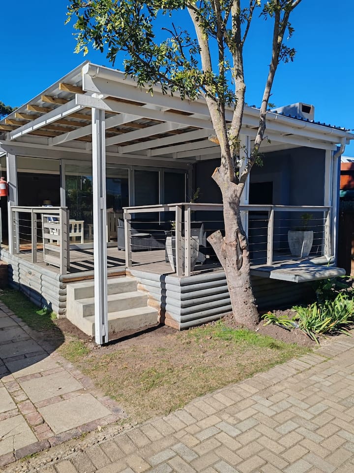 Modern Cottage In Riverside Estate - Keurboomstrand