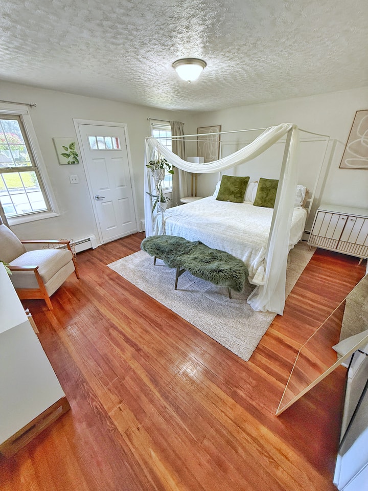 Welcoming Neighborhood Home - Pet & Baby Friendly - Pocono Mountains, PA