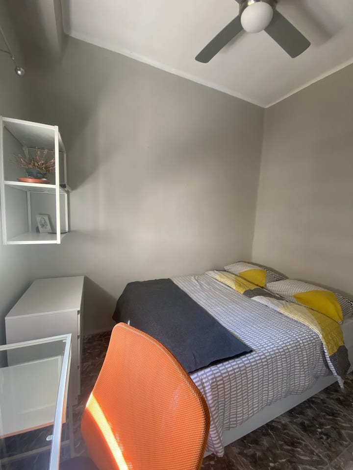 Habitación Cómoda E Iluminada - Valencia