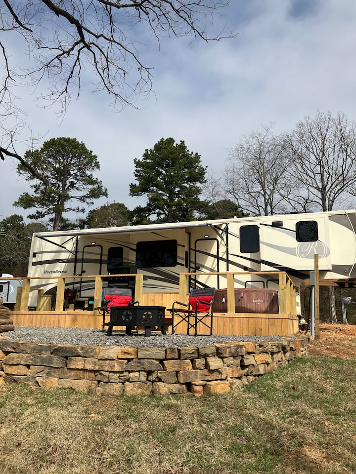Moonlight Retreat/stationary - Arkansas