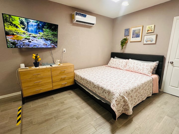 Cozy Home Away From Home. King Size Bed - El Paso, TX
