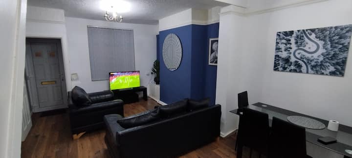 Your Happy Place-2 Bedroom House - Liverpool