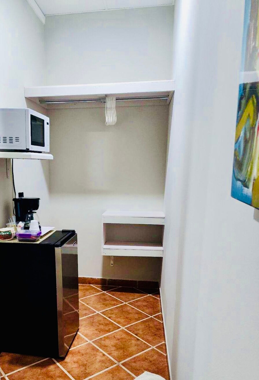 Oasis Queen Suite, Private Bath, Game Room & A/C! - Airbnb