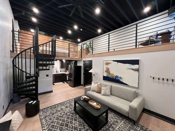 Dtsf Lauriebelles Loft - Sioux Falls, SD