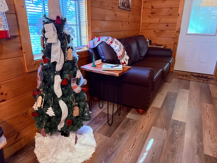 A Suite Retreat! Comfy 1 Br Suite 2 Miles From Pf - Wears Valley, TN